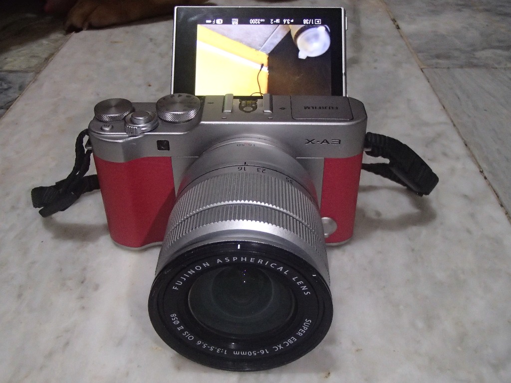 FUJI X-A3 w/Bag = 24MP/FHD/FLIPSCREEN/TOUCHSCREEN/WIFI = BAGSAK PRESYO ...