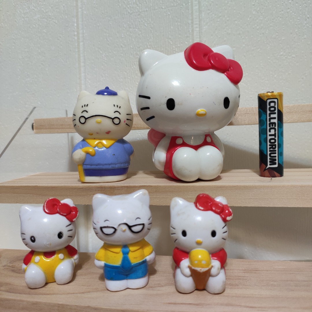 Hello Kitty George White Anthony Papa Grandpa Set, Hobbies & Toys, Toys ...