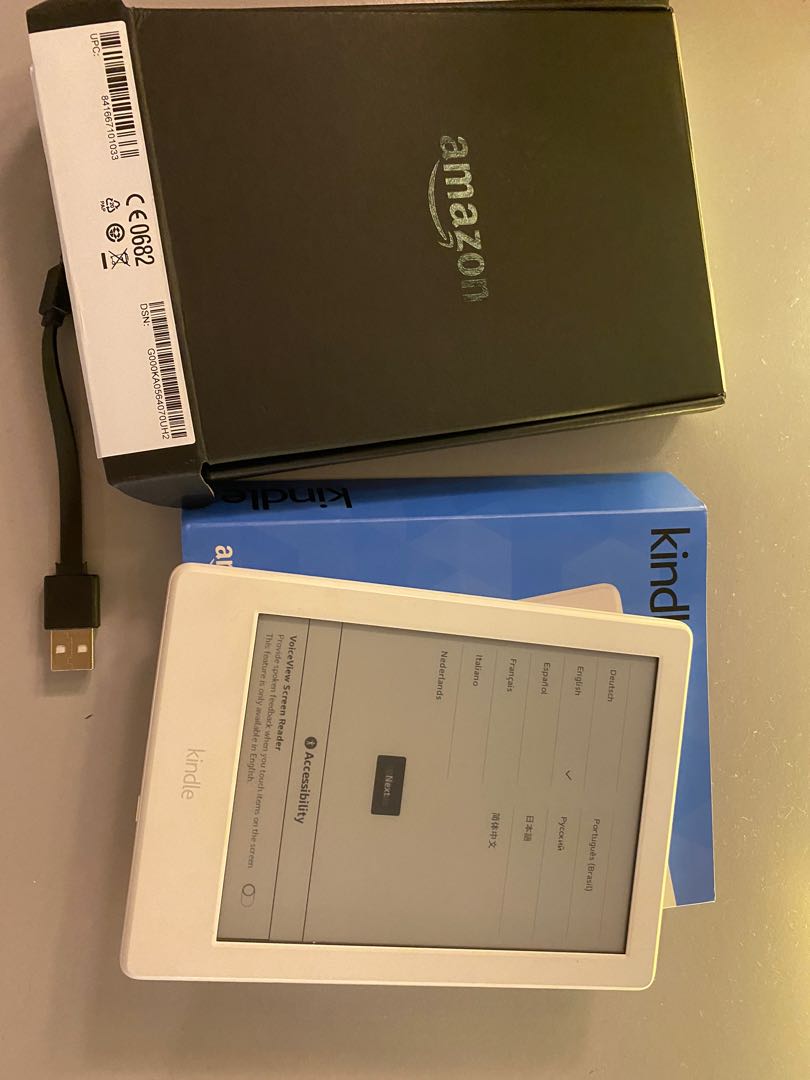 Kindle 8th gen with box, Mobile Phones & Gadgets, E-Readers on Carousell
