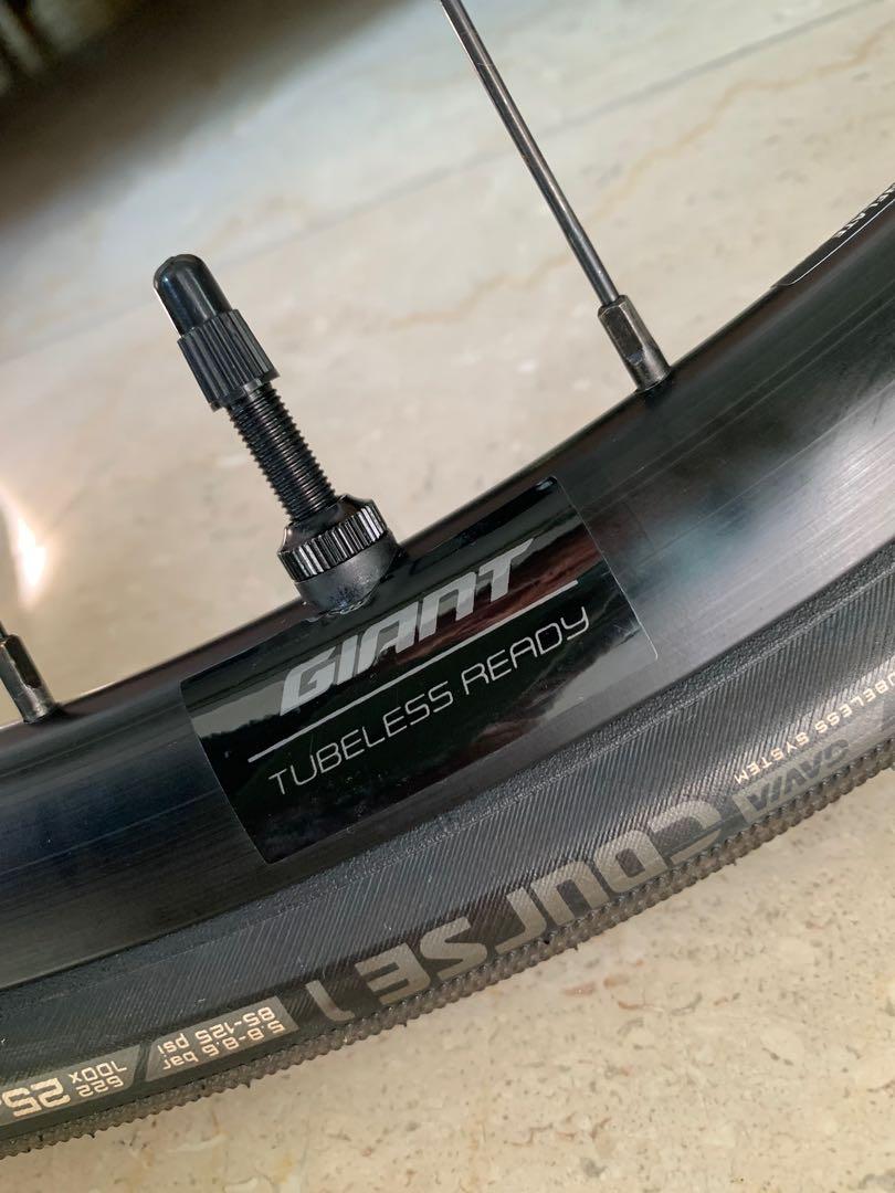 Road bike - Giant wheels, Sports Equipment, Bicycles & Parts, Bicycles ...