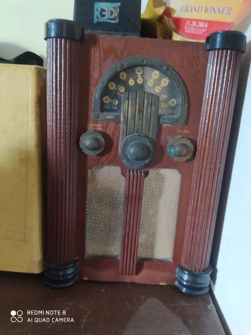 transistor vintage radio still functioning 220 am fm, Hobbies & Toys ...