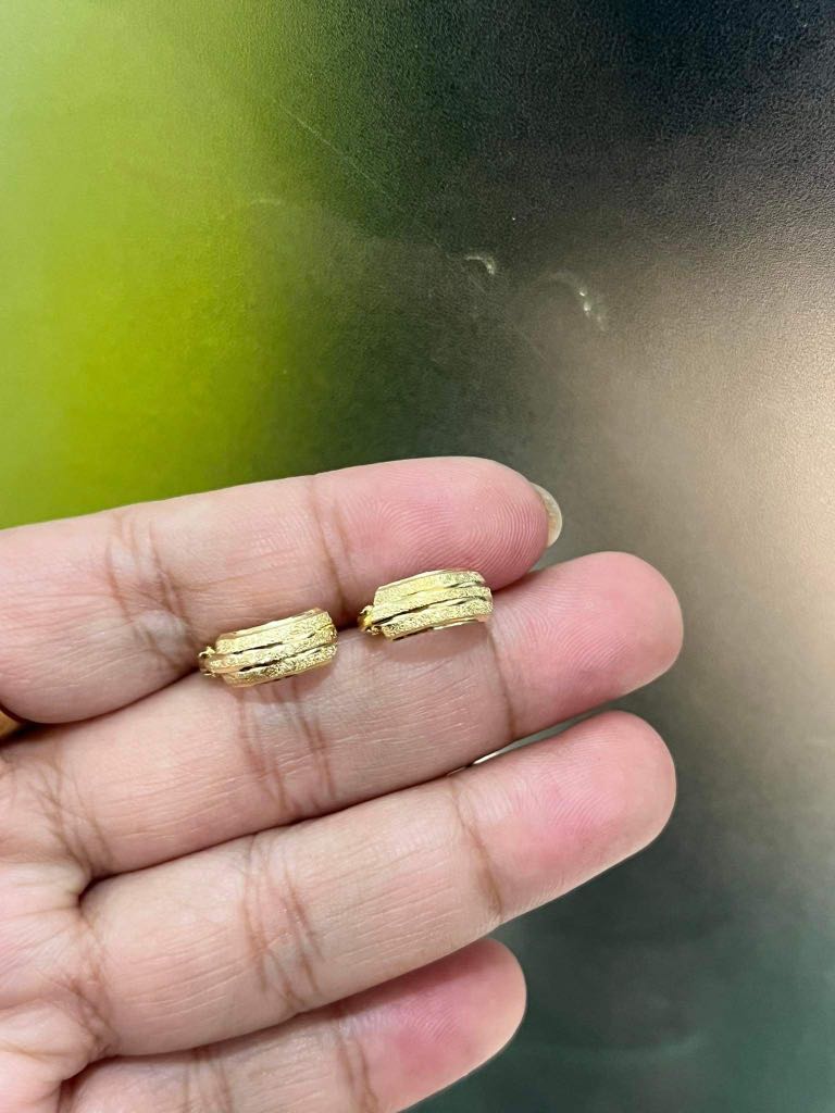 VVSPL Gold Clip Earing ️ Legit 18k gold!! PAWNABLE, Women's Fashion ...