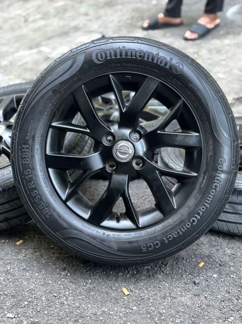 Original 15 inch Nissan Almera tyre 70%, Auto Accessories on Carousell