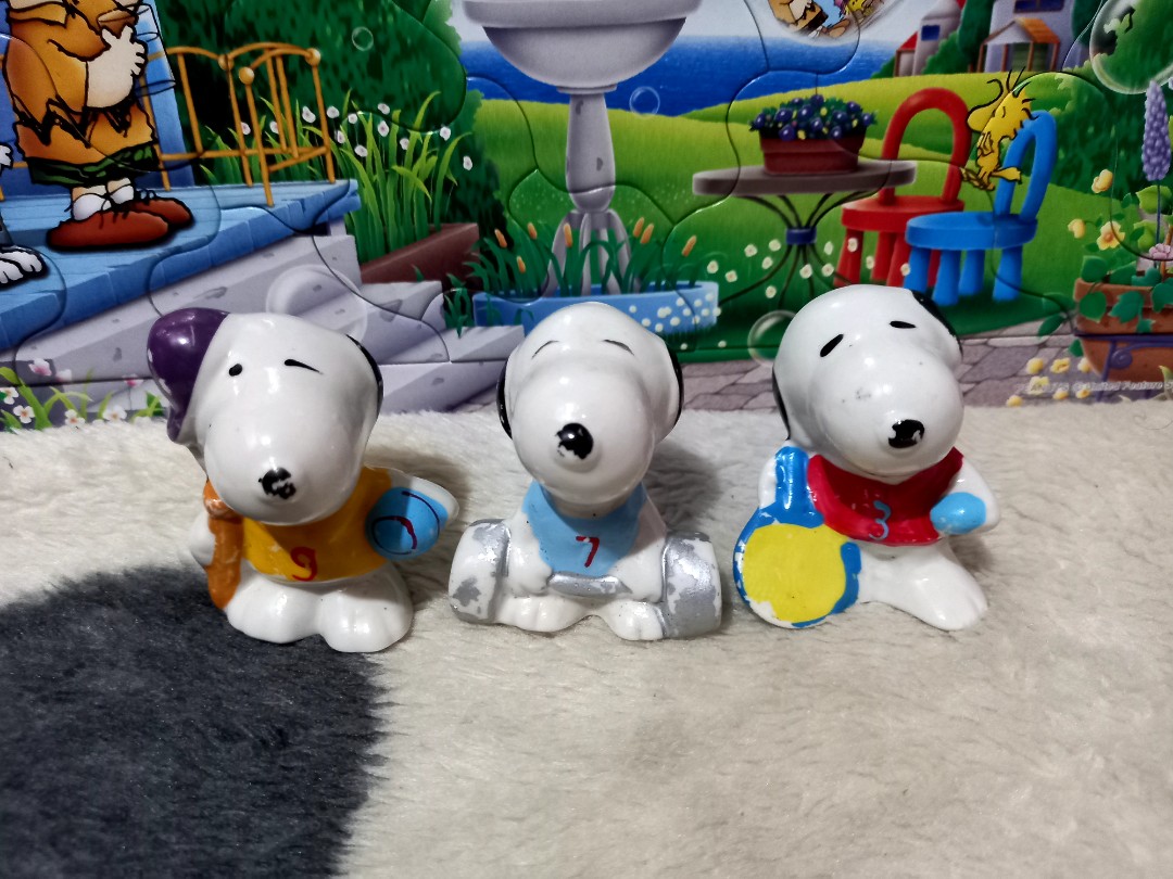 Snoopy Figurines Set, Hobbies & Toys, Memorabilia & Collectibles, Fan ...