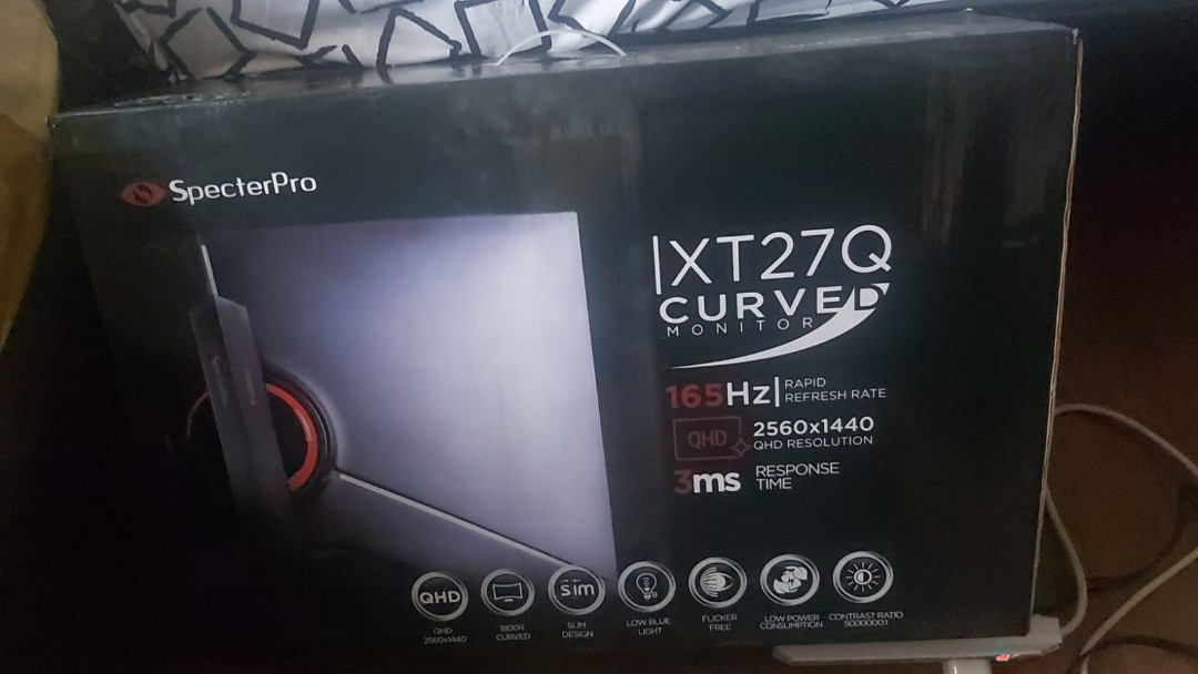 Specter Pro 27" Curved Monitor (Panel Defect), Computers & Tech ...