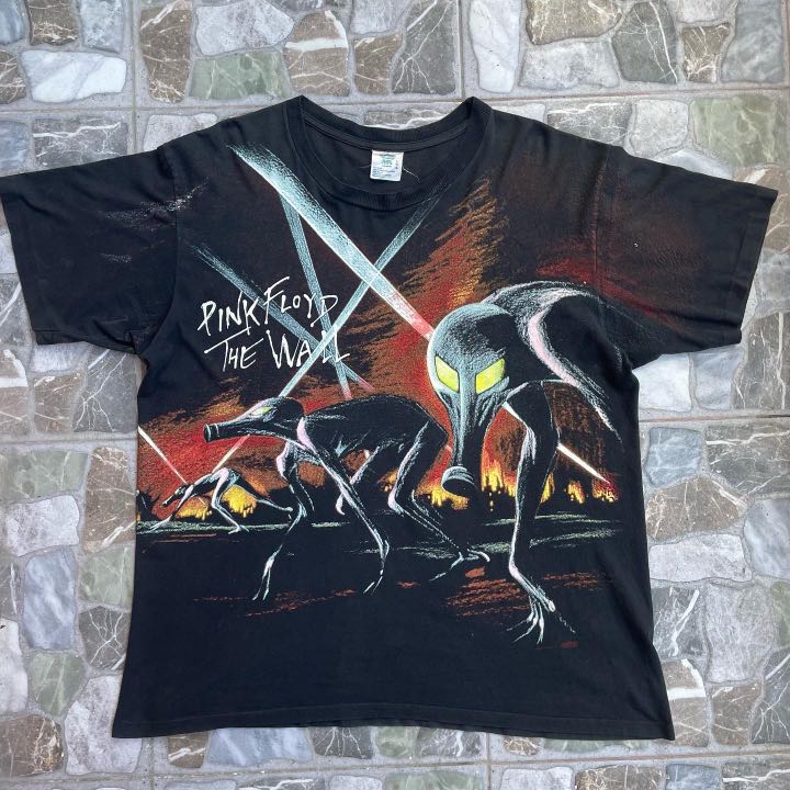 VINTAGE PINK FLOYD THE WALL GAS MASK & HAMMER, Furniture & Home Living ...