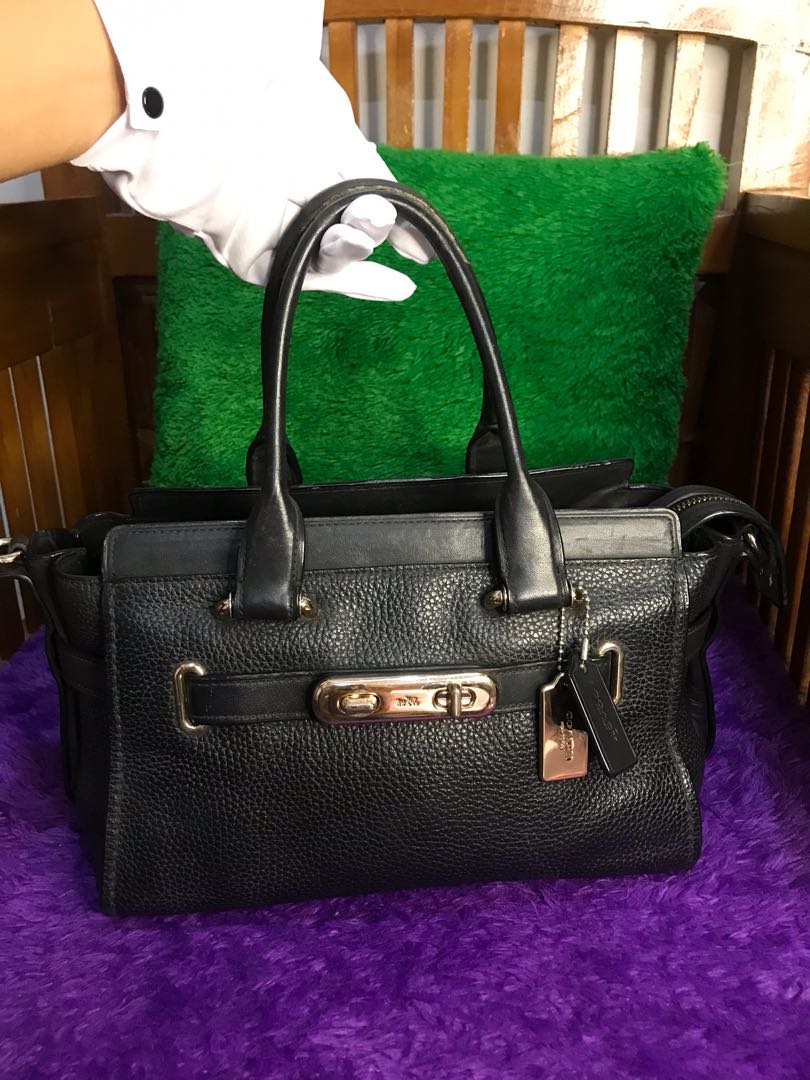 COACH SWEGER, Barang Mewah, Tas & Dompet di Carousell
