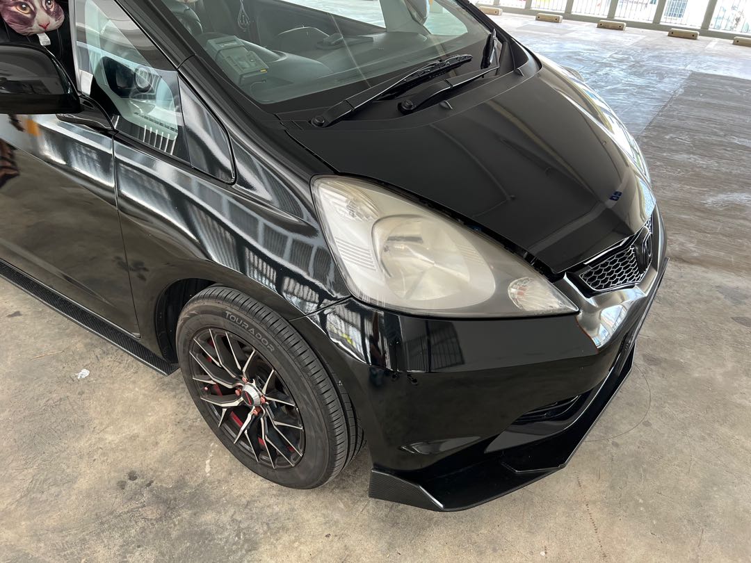 Glossy carbon vinyl wrap! Bonnet and fender wrap honda fit jazz, Car ...