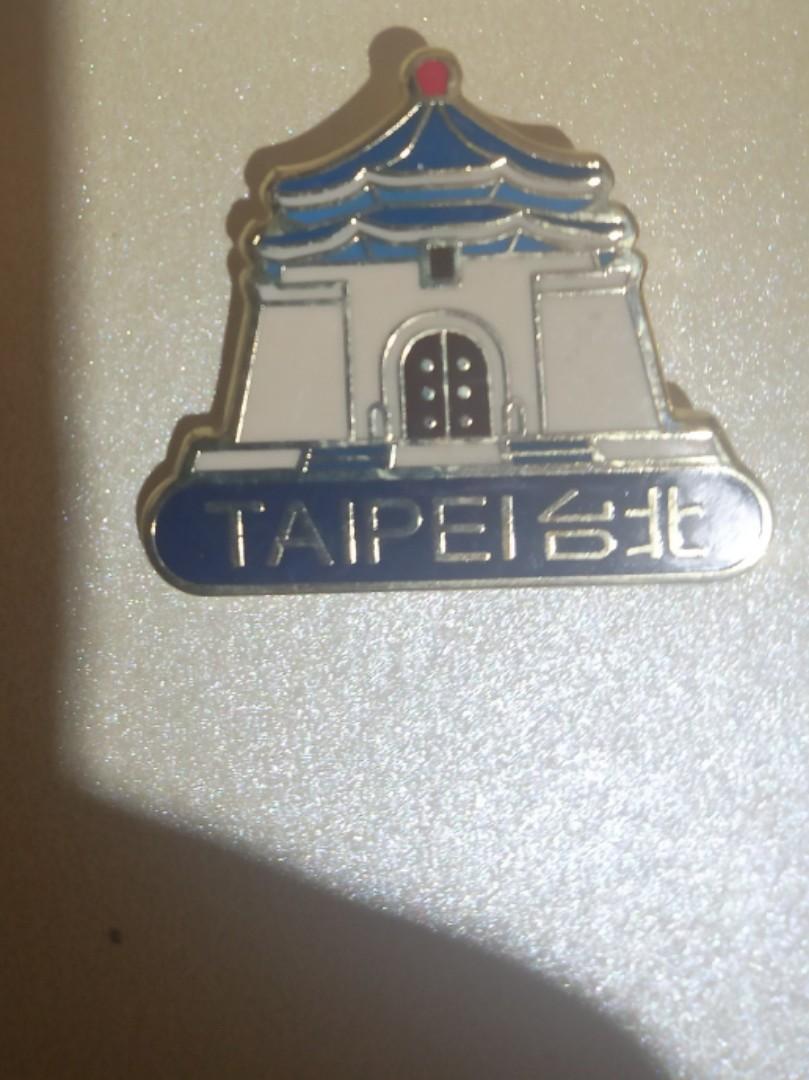 Koleksi pin Taipei Taiwan, Antik, Pajangan di Carousell