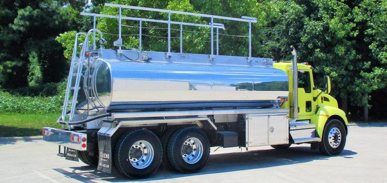 MOBILE STORAGE TANKS WITH WHEELS, Commercial & Industrial, Construction ...