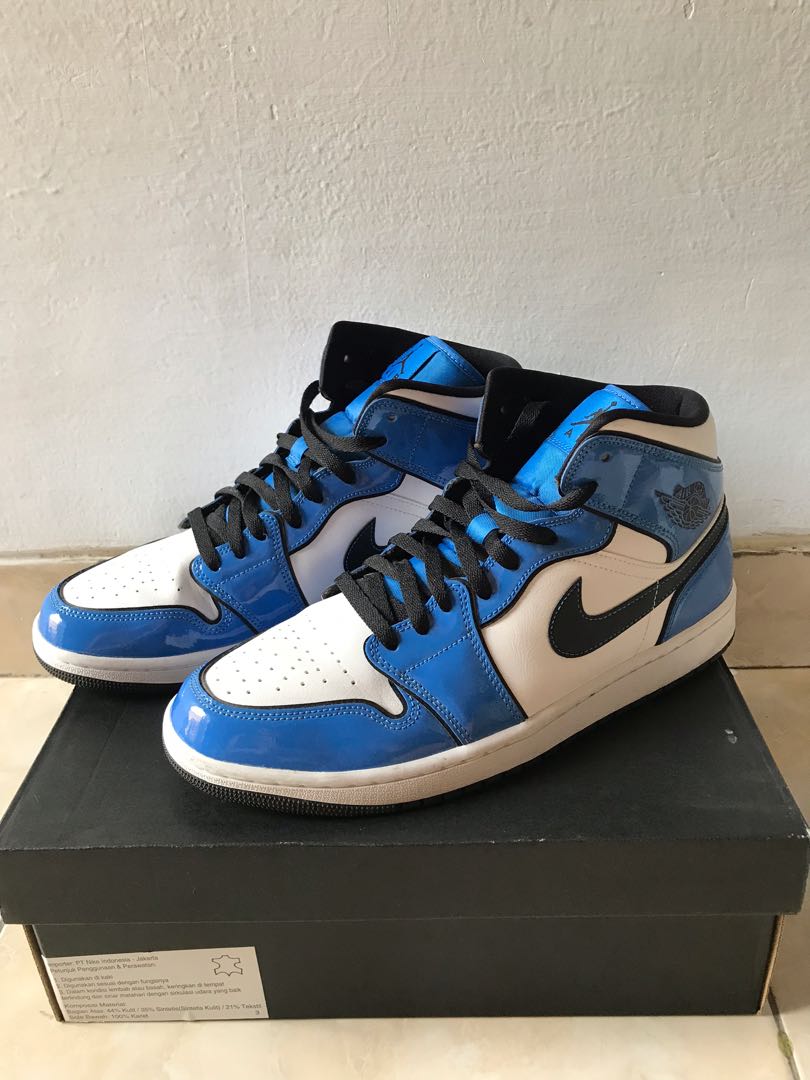 Nike Air Jordan 1 Mid Signal Blue, Fesyen Pria, Sepatu , Sneakers di ...