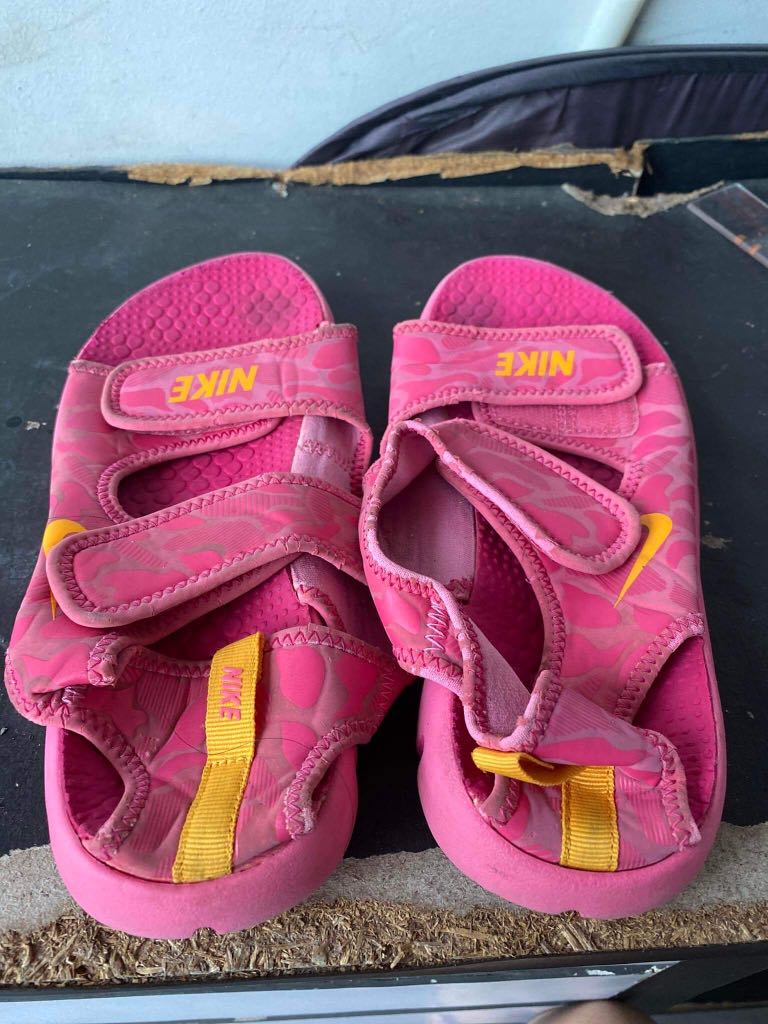 Nike straps, Women's Fashion, Footwear, Slippers and slides on Carousell