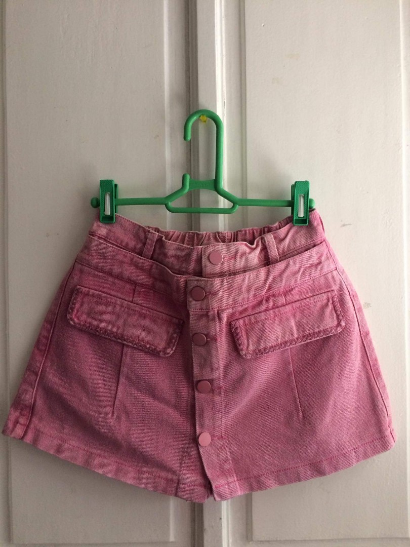 Pink denim Faded palda short, Women's Fashion, Bottoms, Shorts on Carousell