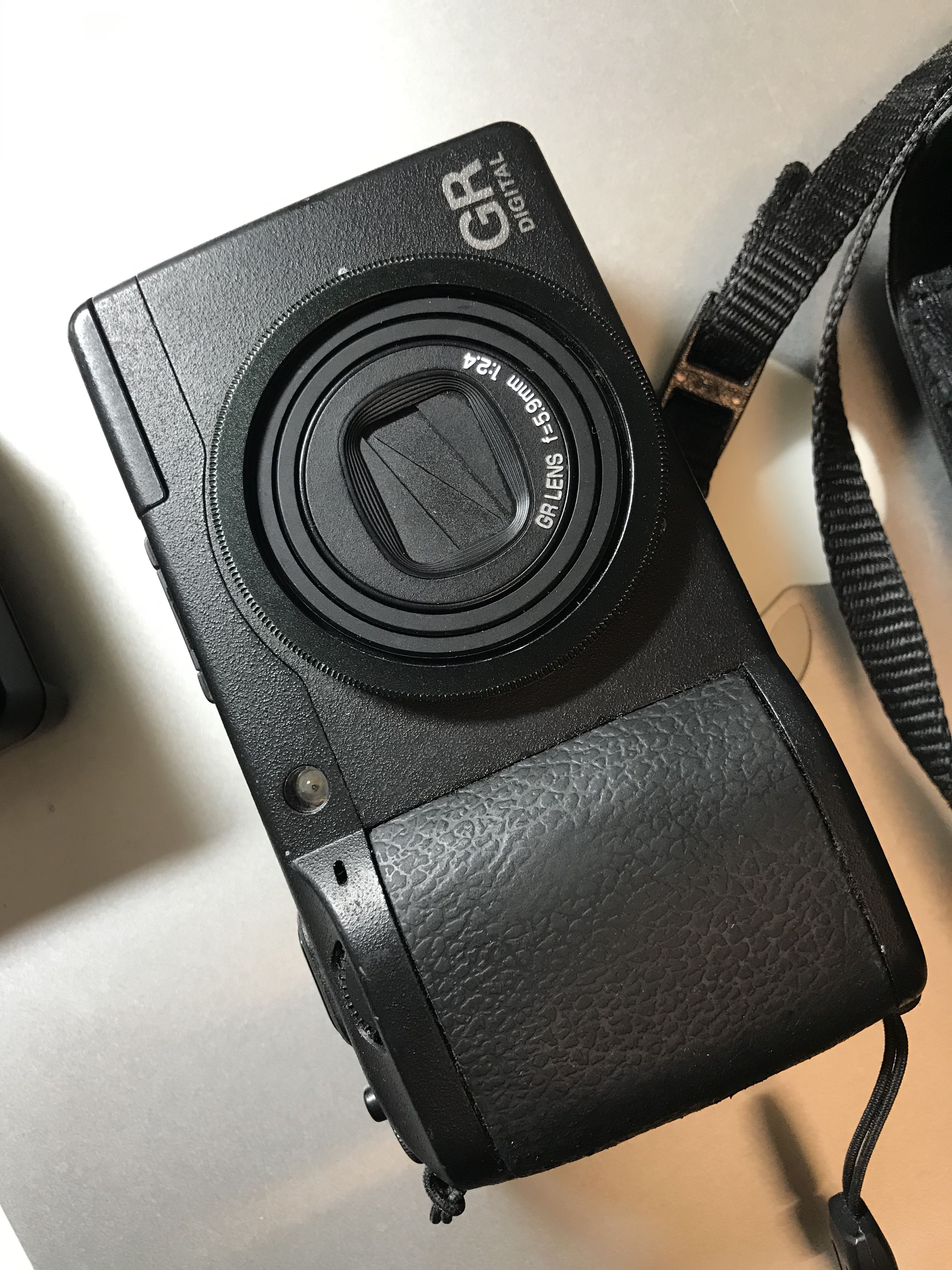 RICOH GR DIGITAL II（付原廠皮套&頸背帶）, 相機攝影, 相機在旋轉拍賣