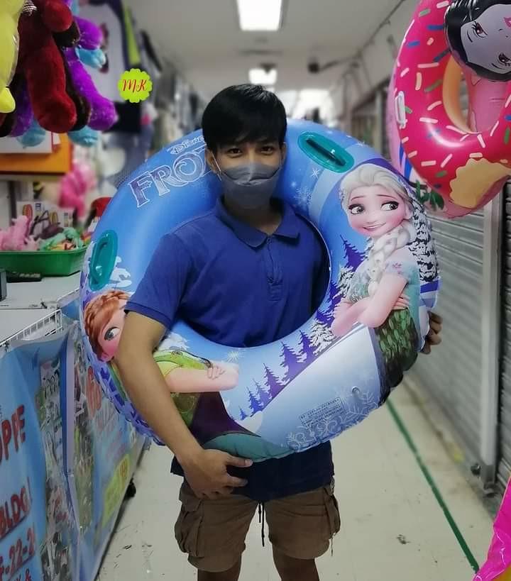 Salbabida with handle, Looking For on Carousell