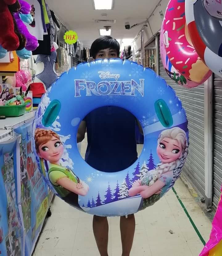 Salbabida with handle, Looking For on Carousell