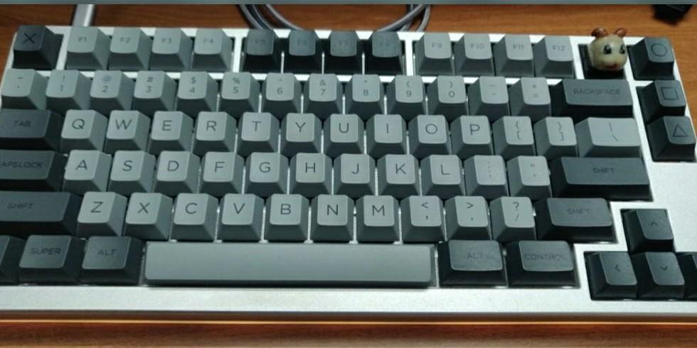 Silver ID80 Keyboard Kit with Frosted Acrylic Bottom (75%), Computers ...