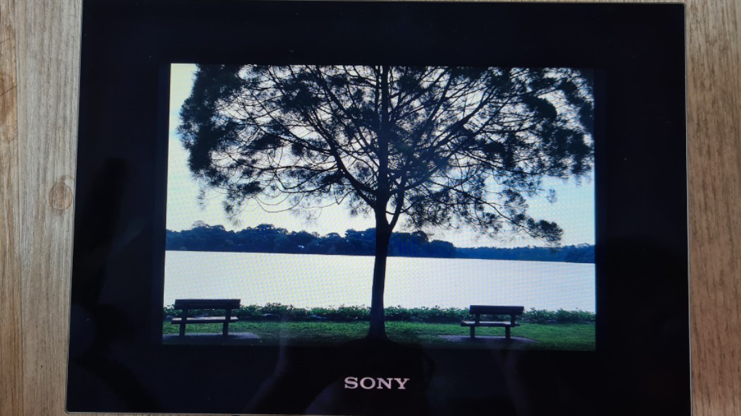 Sony S-Frame DPF-XR100 Digital Photo Frame Display Tabletop ...