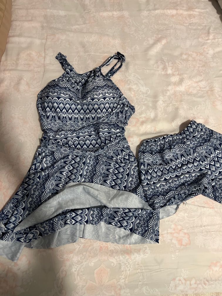 swimming cloths, Women's Fashion, Swimwear, Muslimah Swimwear on Carousell