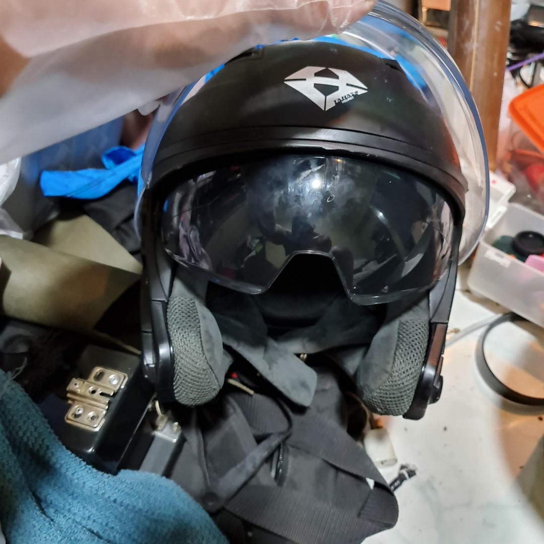 TARAZ# Motorcycle Helmet With Build in Sunvisor!!!, Motorcycles ...