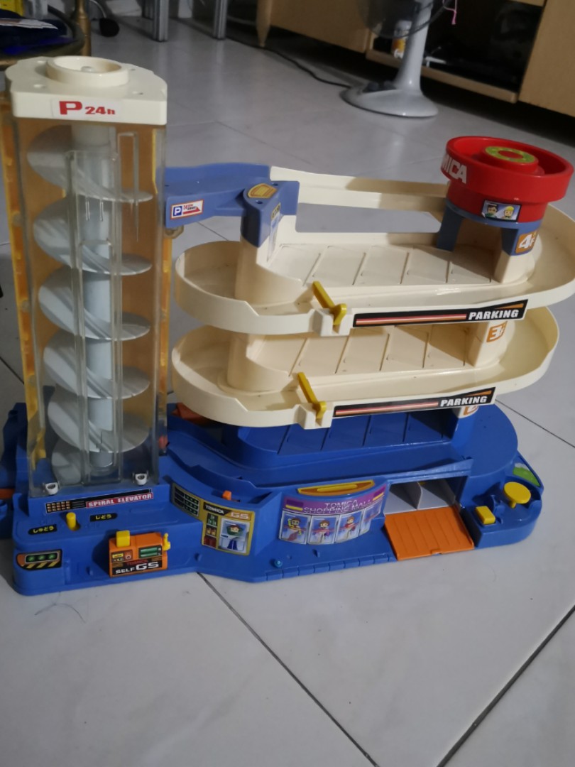 Car park Toy, Hobbies & Toys, Toys & Games on Carousell