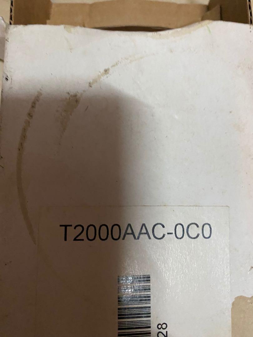 Johnson control T2000EAC-0C0 溫控器, 家庭電器, 冷氣機及暖風機 - Carousell