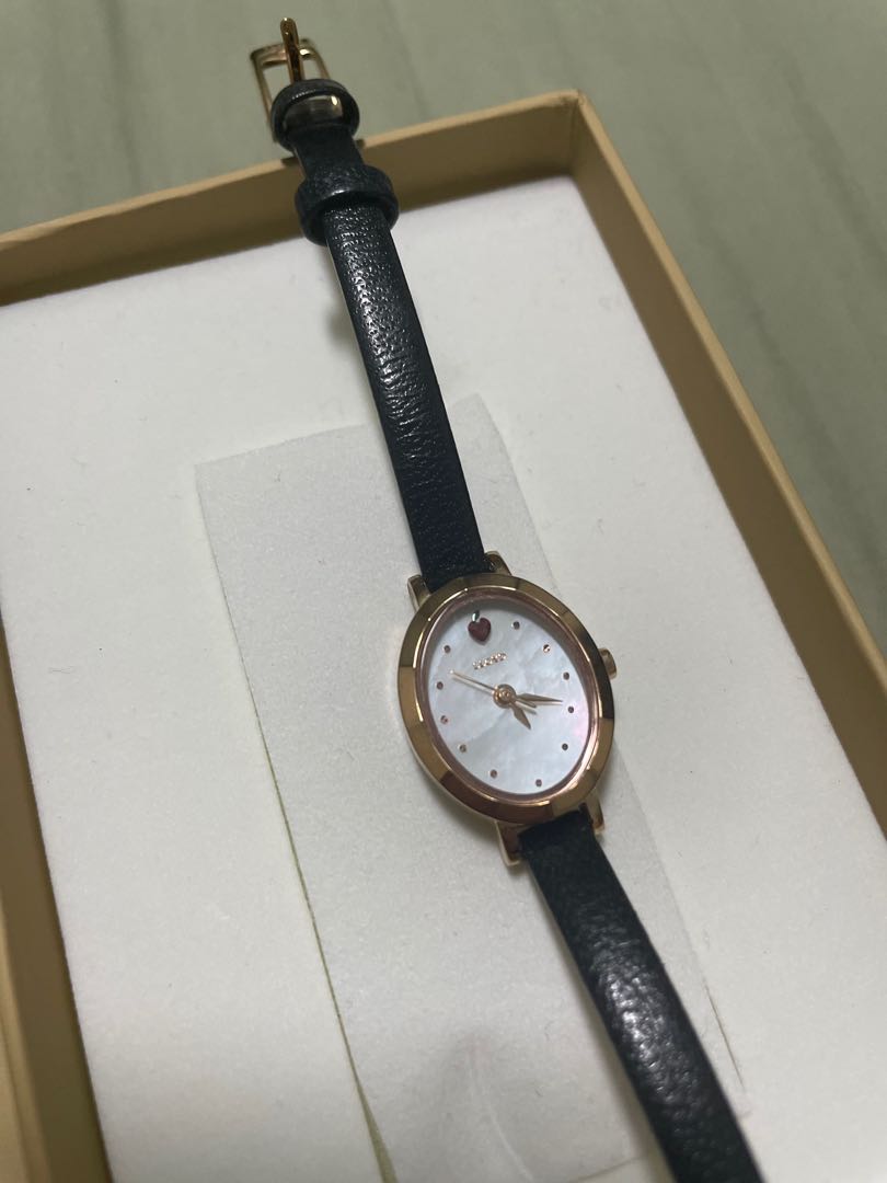 KOREA LLOYD watch, Women's Fashion, Watches & Accessories, Watches on ...