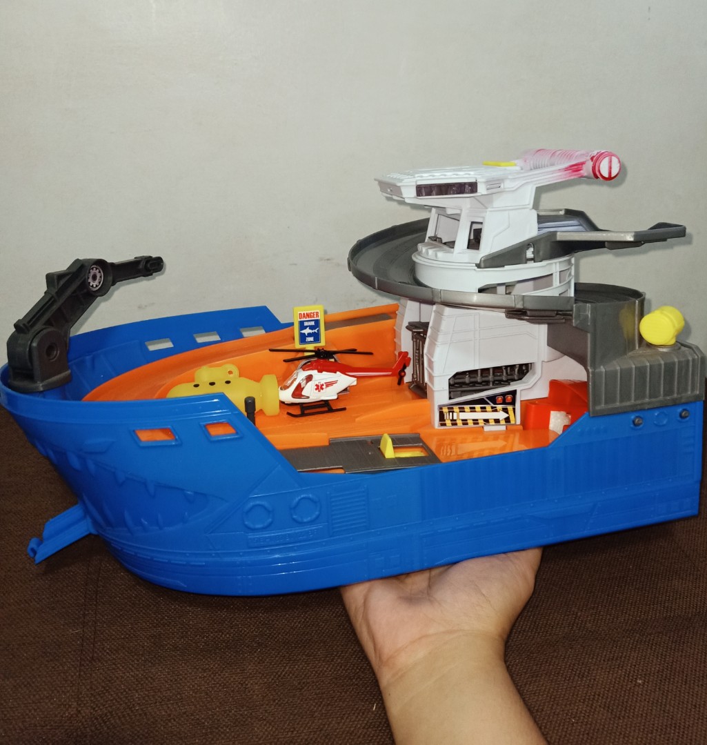 Shark Attack Toy Boat, Hobbies & Toys, Toys & Games on Carousell