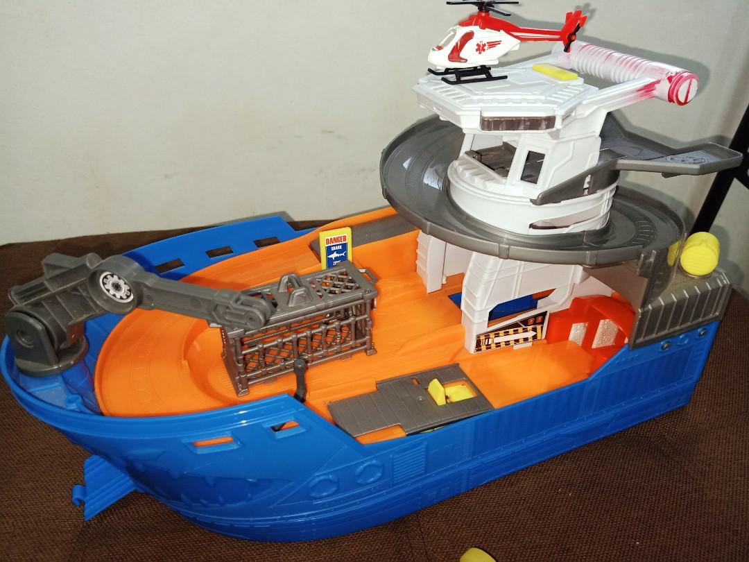 Shark Attack Toy Boat, Hobbies & Toys, Toys & Games on Carousell