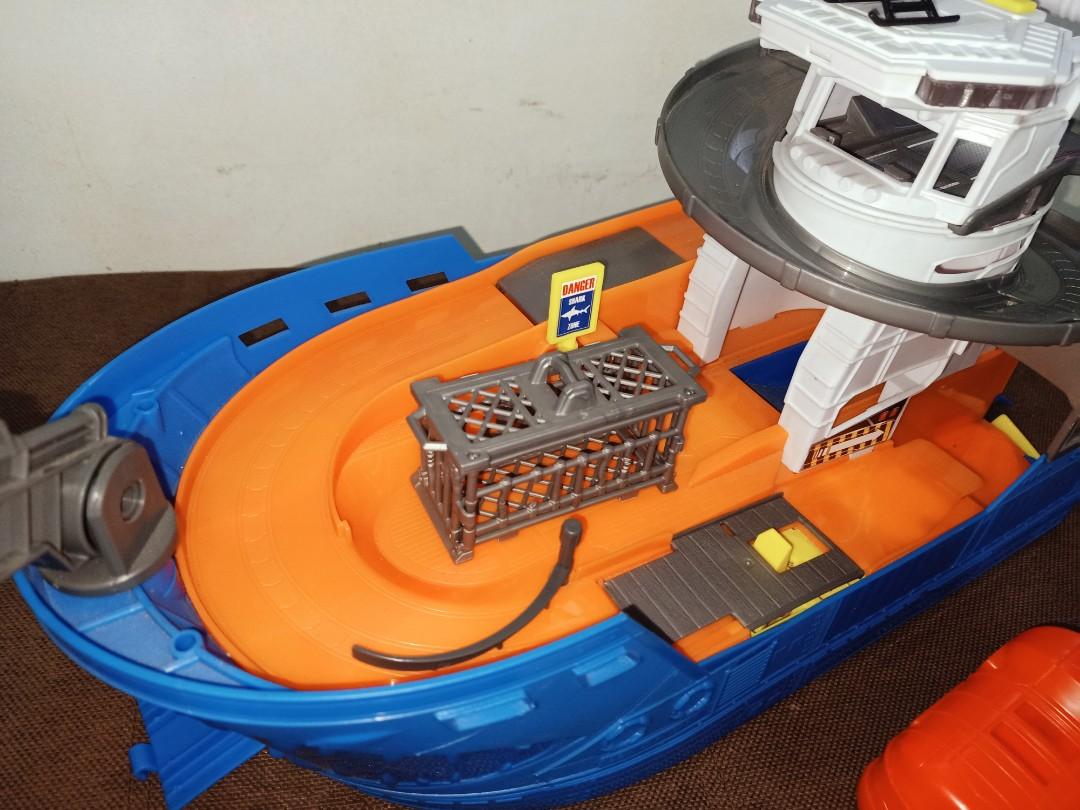 Shark Attack Toy Boat, Hobbies & Toys, Toys & Games on Carousell