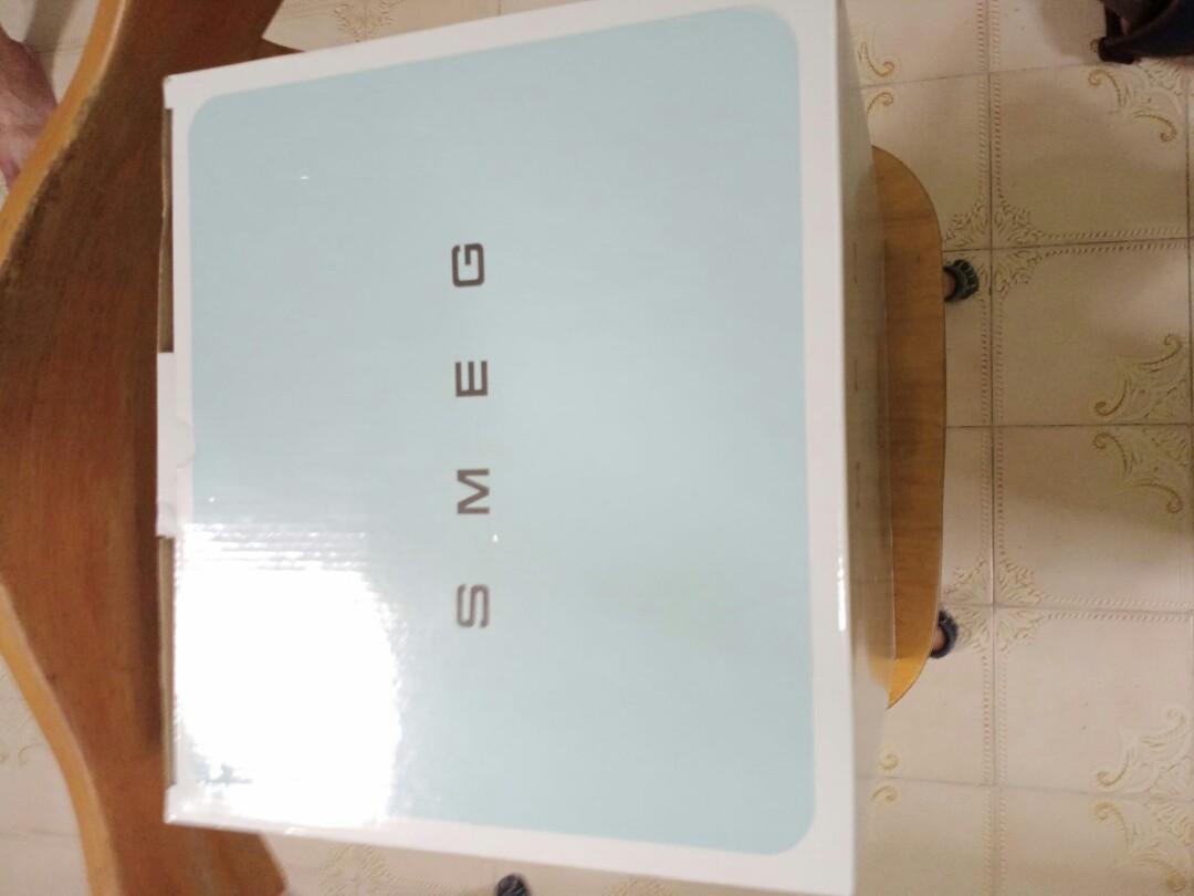 Brand New SMEG drip filter coffee machine with box and packaging (cream ...