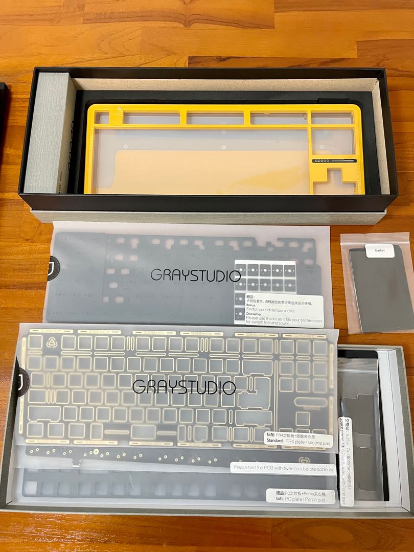 Space 80 with extra hot swappable pcb, Computers & Tech, Parts ...