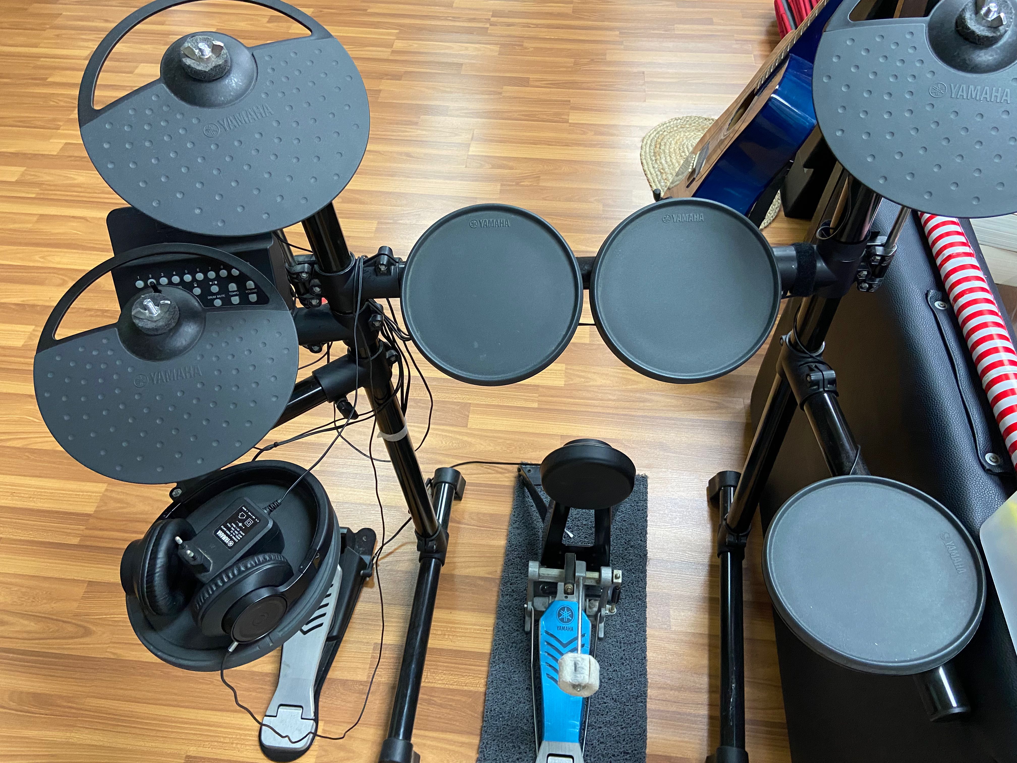 Yamaha DTX450K Electric Drum Set New with FREE ITEMS, Hobbies & Toys ...