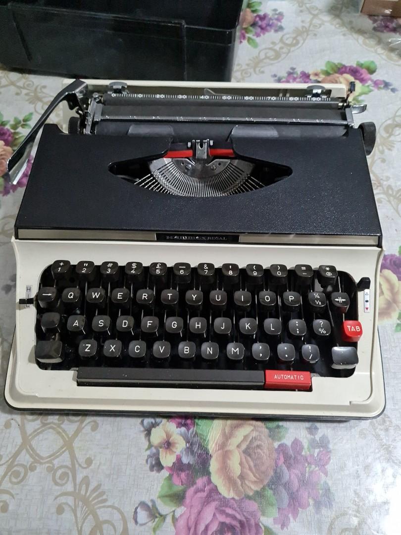Hanimex Regal Typewriter, Hobbies & Toys, Memorabilia & Collectibles ...
