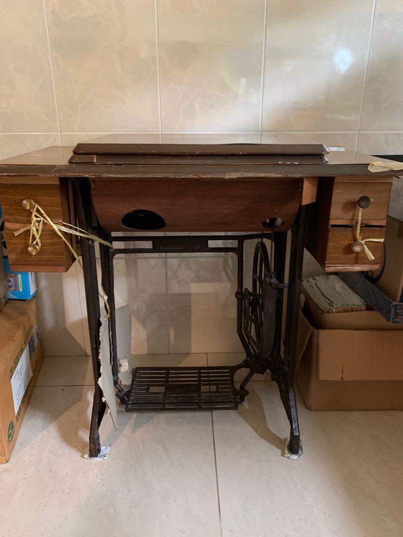 Mercedes Sewing Machine, Hobbies & Toys, Stationery & Craft, Craft ...