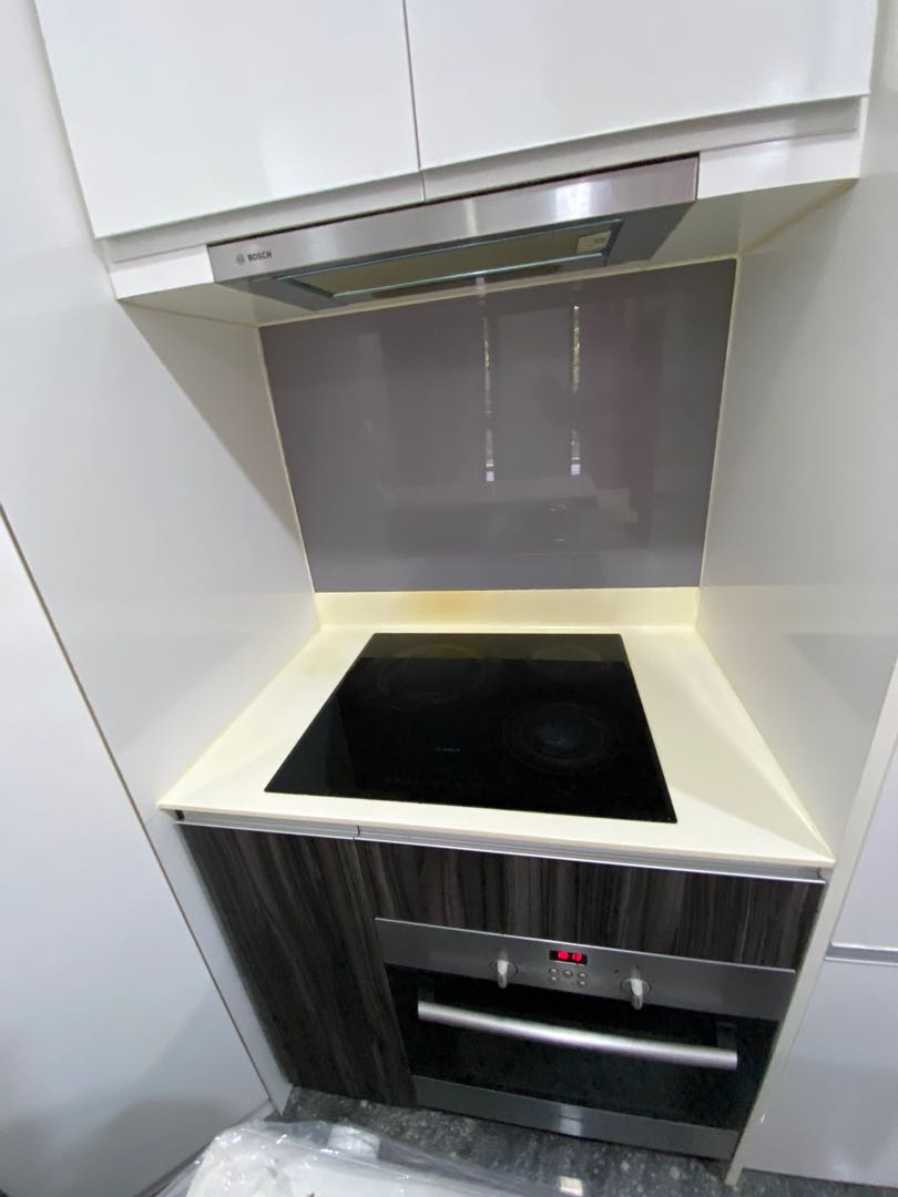 Oven, Hob & Hood set by Bosch (Must clear by 24 April), TV & Home ...
