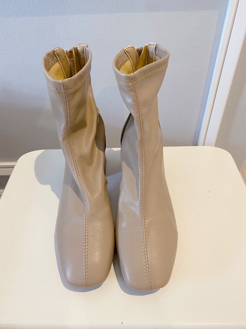 Soft boots, Women's Fashion, Footwear, Boots on Carousell