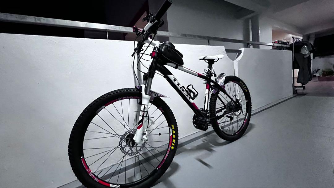 Trek 4900, Sports Equipment, Bicycles & Parts, Bicycles on Carousell