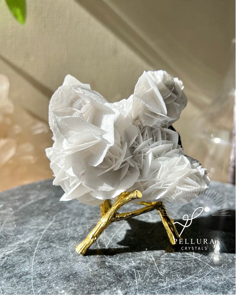 WHITE ROSE CALCITE SPECIMEN ON STAND, Women's Fashion, Jewelry ...