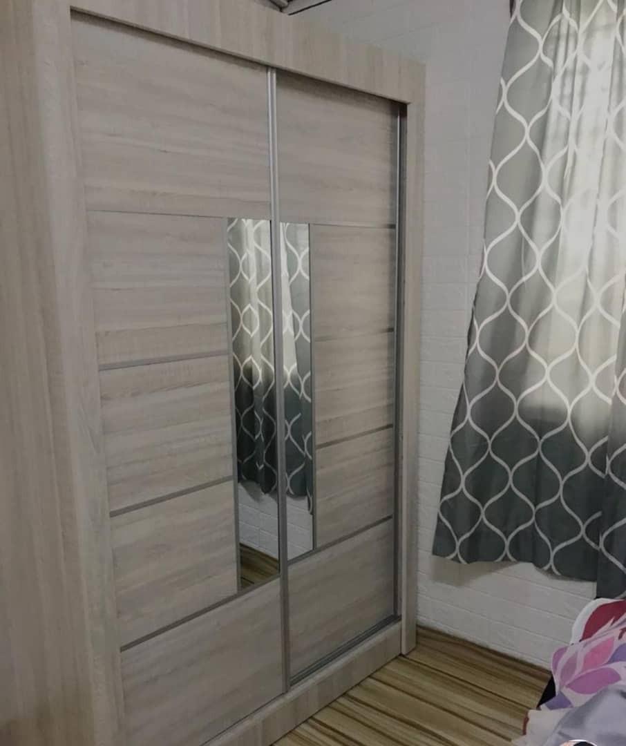 Almari wardrobe kayu bercermin kaca, Furniture & Home Living, Furniture ...