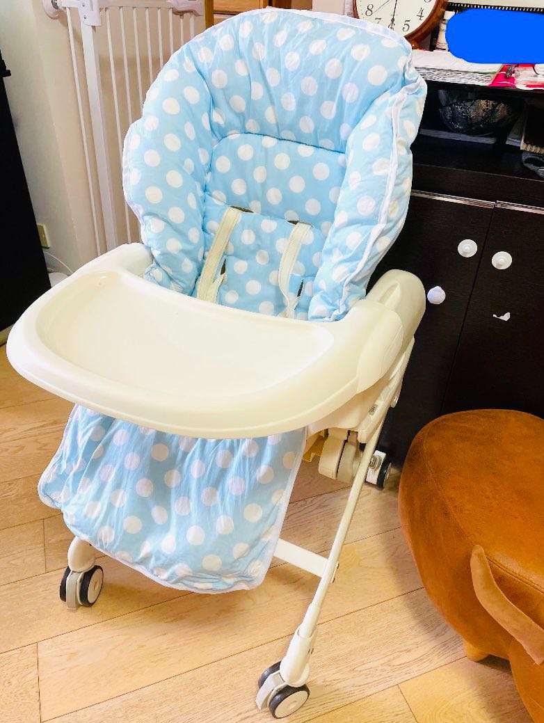 Combi Auto Swing High Chair, 兒童＆孕婦用品, 護理及餵哺, 護理及餵哺 - 嬰兒高腳椅 - Carousell
