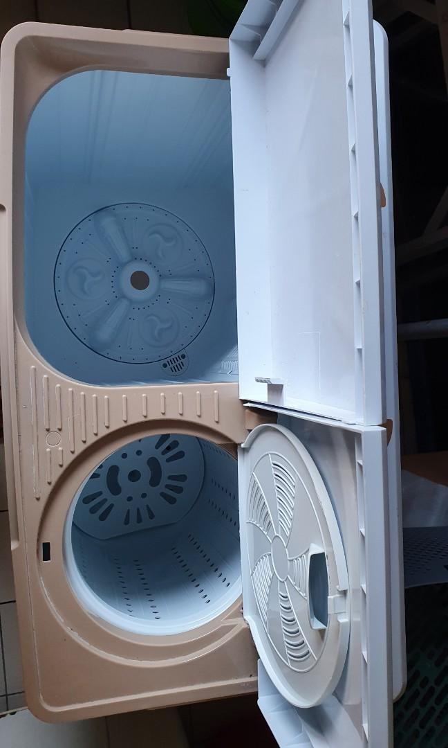 Eureka 6.5k twin tub washing machine and spinner, TV & Home Appliances ...