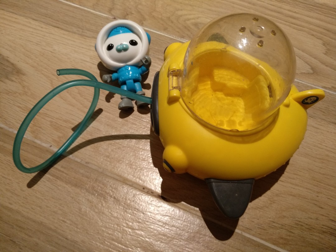 Octonauts Gup D & Captain Set, 興趣及遊戲, 玩具 & 遊戲類 - Carousell