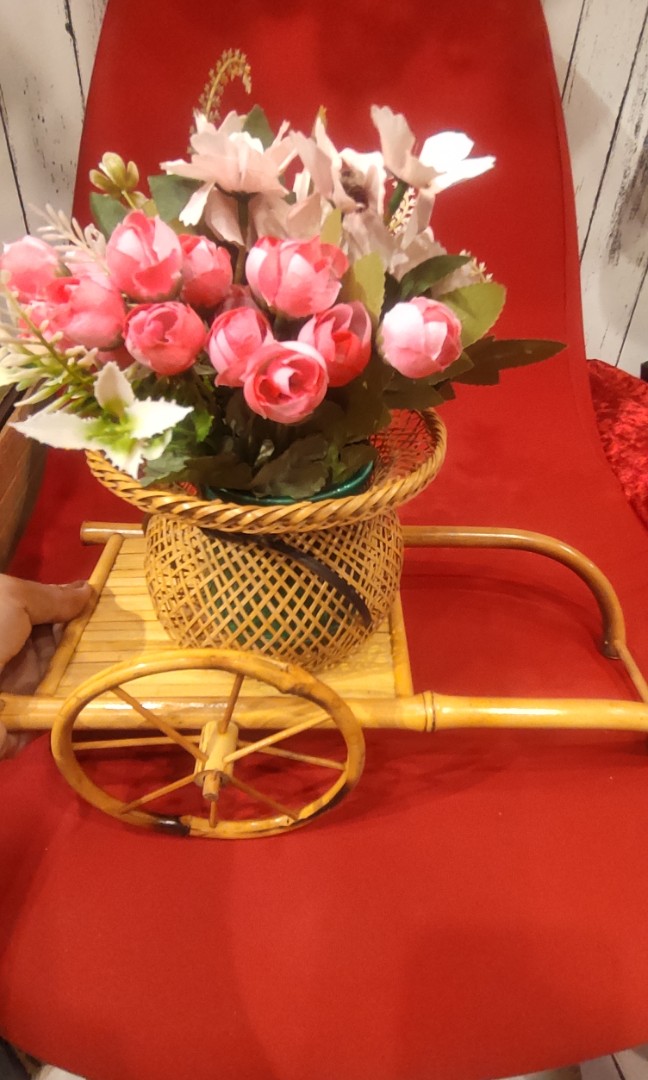 Rattan Rickshaw decor/flower vase, Furniture & Home Living, Home Decor ...