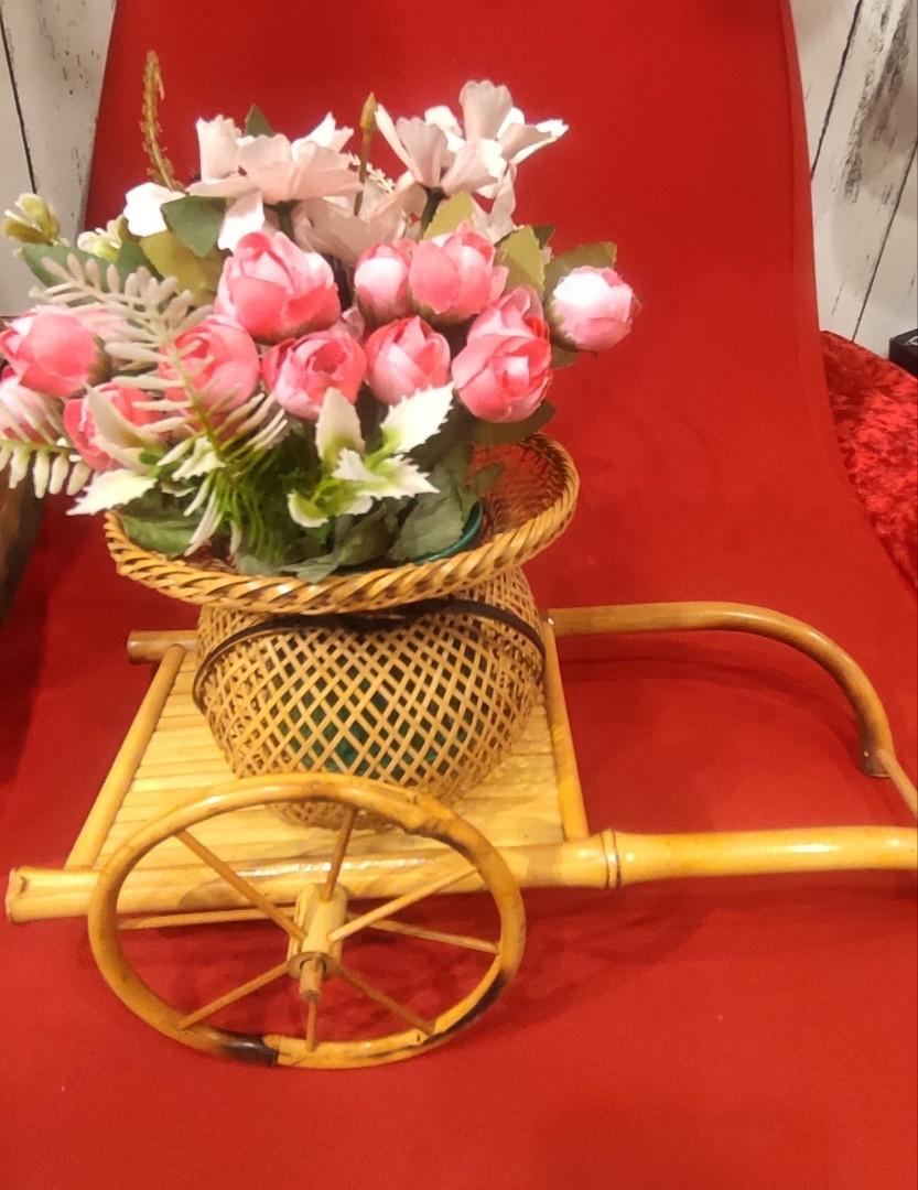 Rattan Rickshaw decor/flower vase, Furniture & Home Living, Home Decor ...