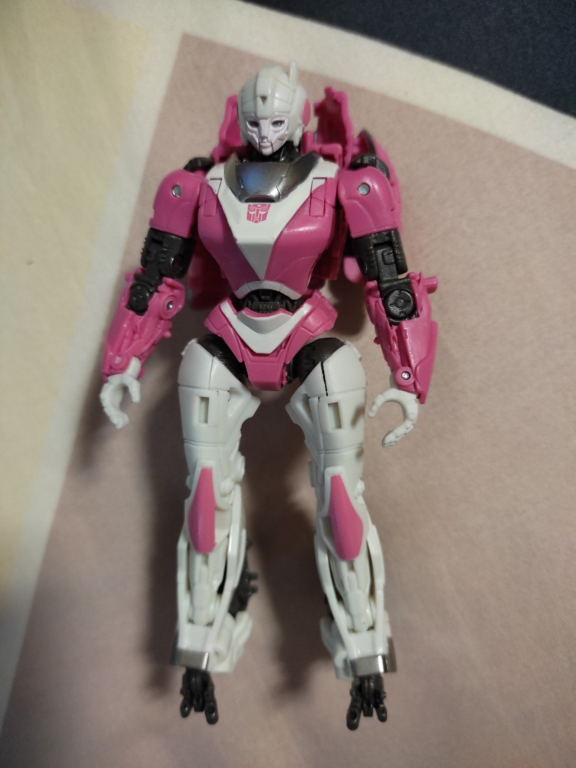 Transformers Studio Series Bumblebee Arcee, Hobbies & Toys, Toys ...