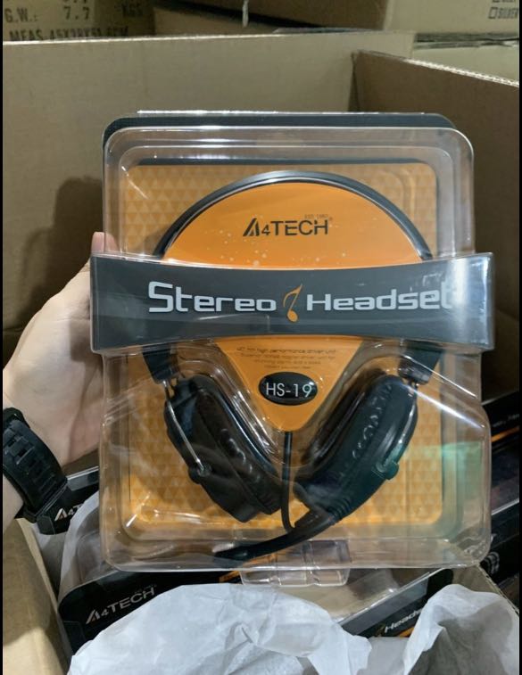 A4Tech HS-19 Comfort Fit Stereo Headset with Mic, Audio, Headphones ...