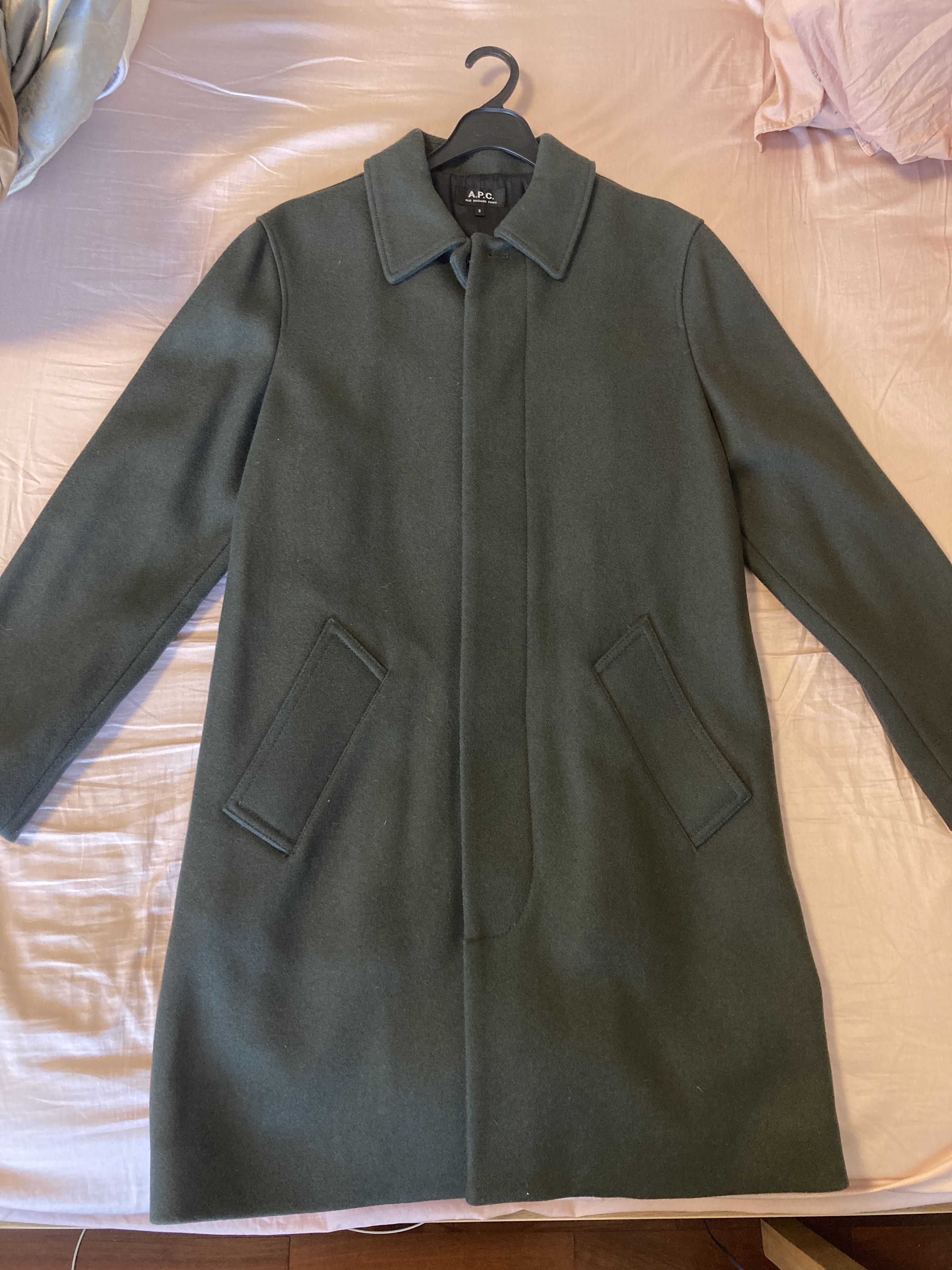 Apc coat sandro cos theory private white vc, 男裝, 外套及戶外衣服 - Carousell