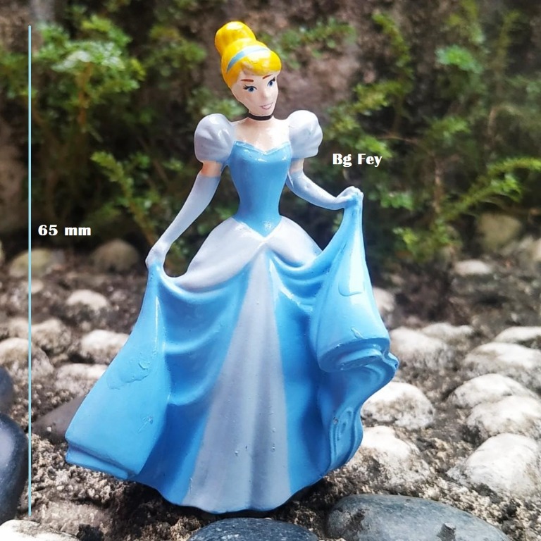 Disney Original Cinderella PVC Figure, Toys & Collectibles, Mainan di ...
