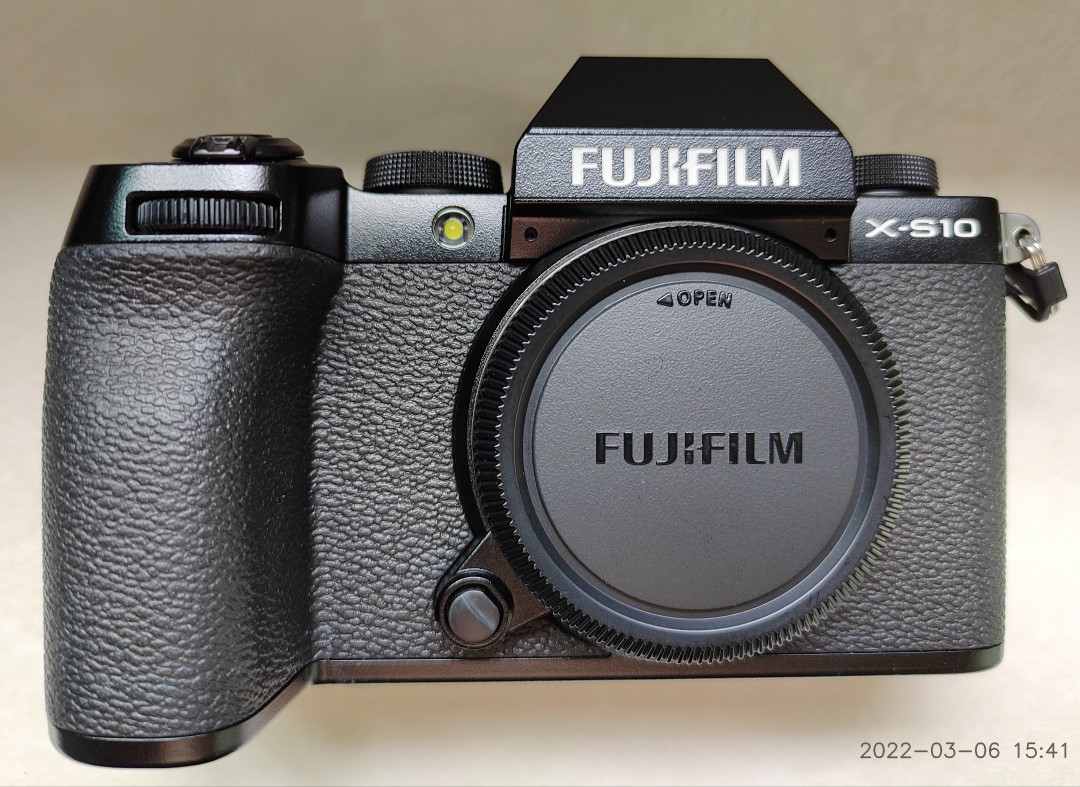 [LNIB] Fujifilm X-S10 XS10 camera body, Photography, Cameras on Carousell